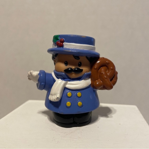 Fisher-Price | Toys | Little People Tree Lighting In Discovery Park ...